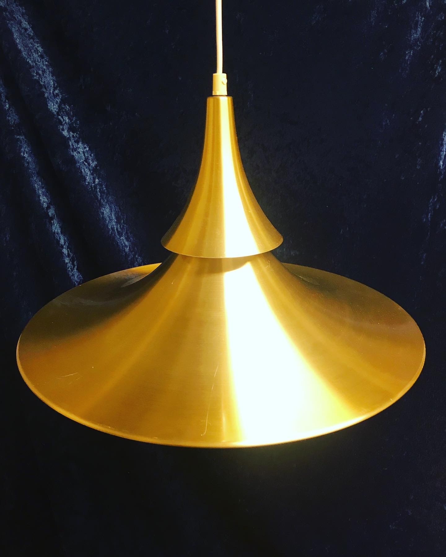 4036. Stor pendel 1970 erne i messing. - Retro og design